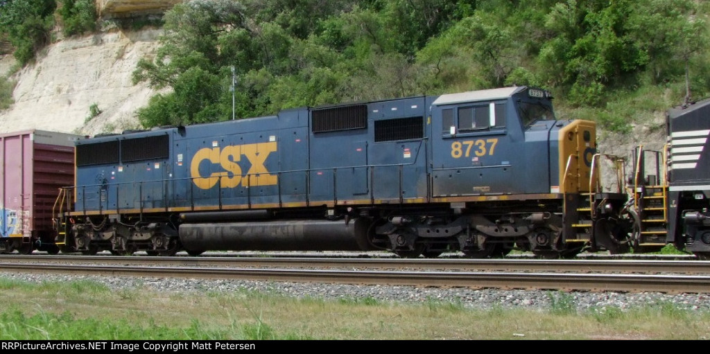 CSX 8737